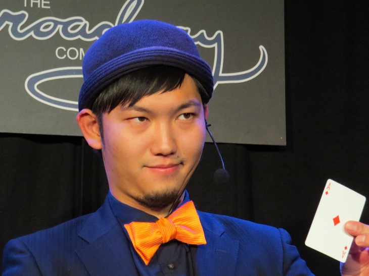 【ma34】国際的に活躍している和妻も披露できるマジシャン | 大道芸人派遣・パフォーマー出張手配