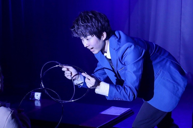 【ma41】圧倒的スキルで驚きと感動を生み出すマジシャン | 大道芸人派遣・パフォーマー出張手配